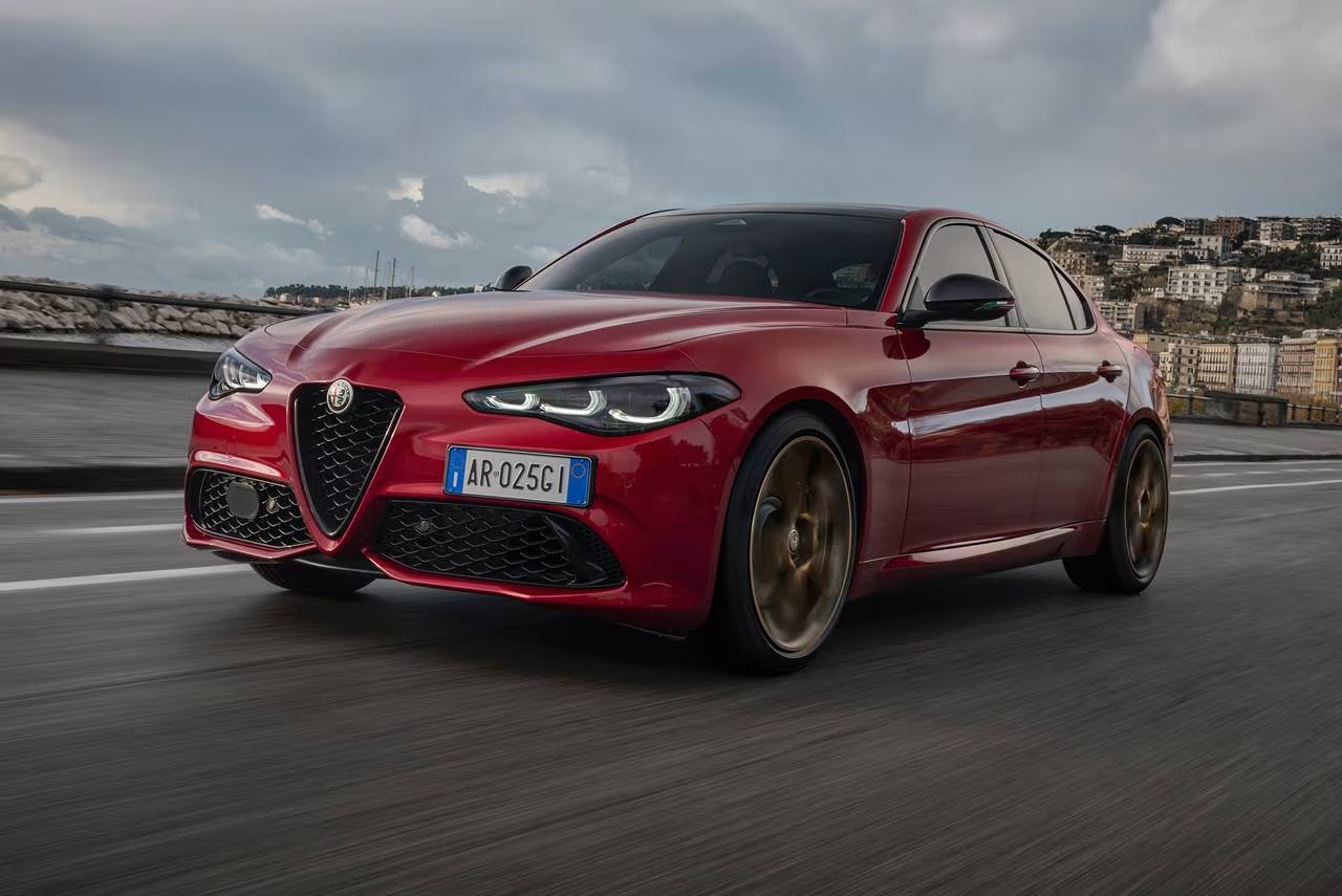 Read the overview of Alfa Romeo Giulia 2025 Overview of Alfa Romeo Giulia 2025, photo 3
