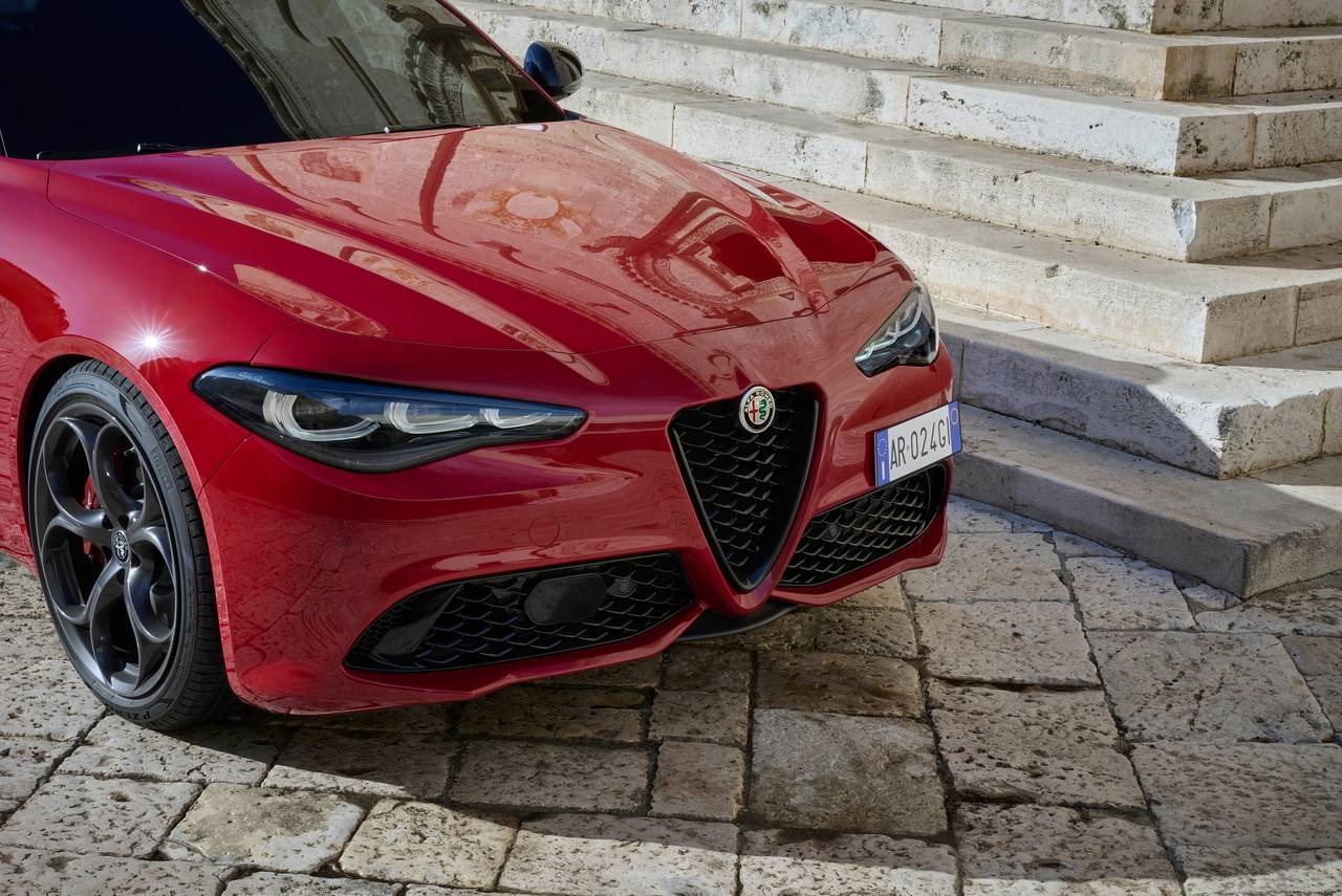 Read the overview of Alfa Romeo Giulia 2025 Overview of Alfa Romeo Giulia 2025, photo 2