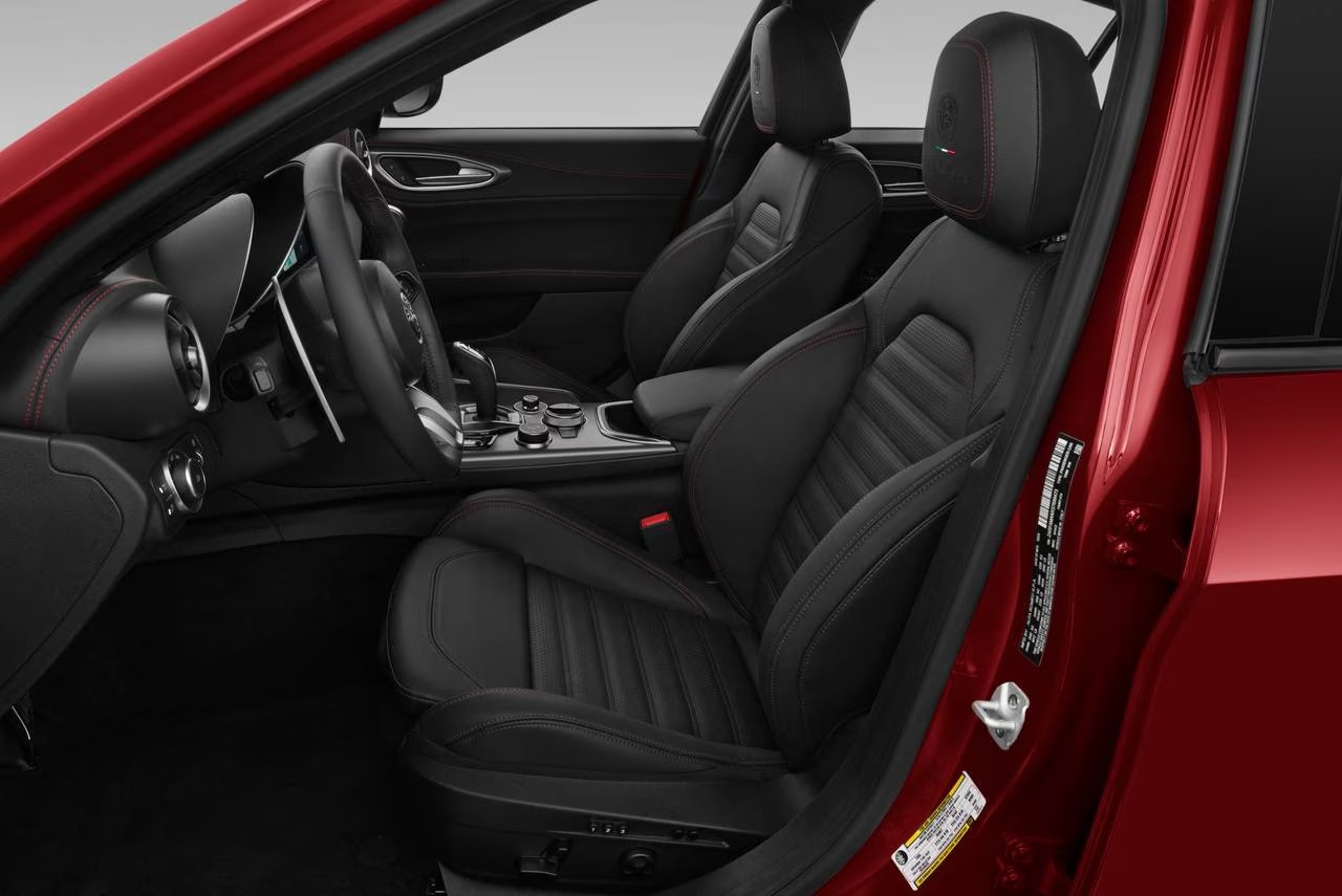Read the overview of Alfa Romeo Giulia 2025 Overview of Alfa Romeo Giulia 2025, photo 13