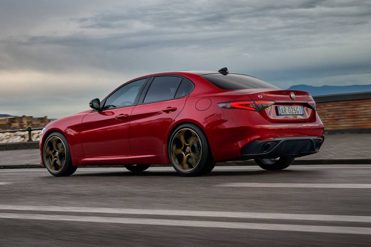 Read the overview of Alfa Romeo Giulia 2025 Overview of Alfa Romeo Giulia 2025, photo 5