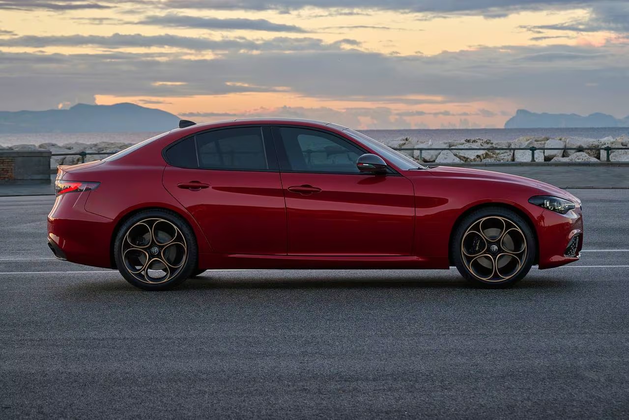 Read the overview of Alfa Romeo Giulia 2025 Overview of Alfa Romeo Giulia 2025, photo 7