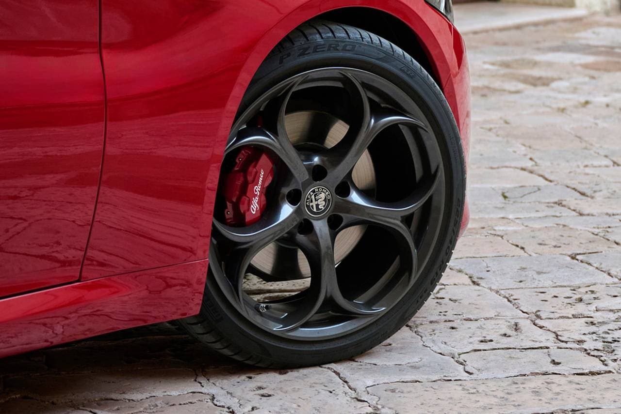 Read the overview of Alfa Romeo Giulia 2025 Overview of Alfa Romeo Giulia 2025, photo 6