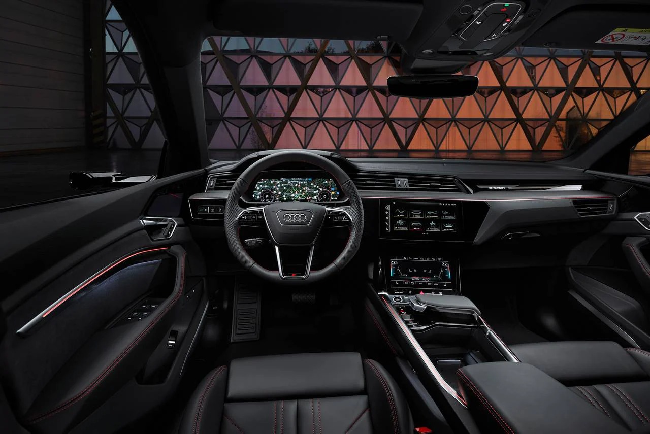 Read the overview of Audi Q8 e-tron 2025 Overview of Audi Q8 e-tron 2025, photo 13