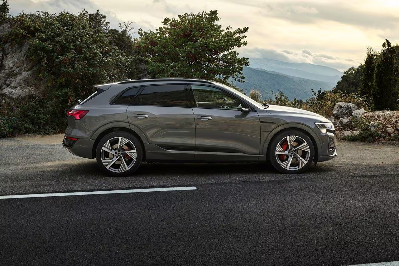Read the overview of Audi Q8 e-tron 2025 Overview of Audi Q8 e-tron 2025, photo 7