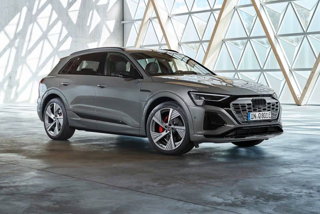Read the overview of Audi Q8 e-tron 2025 Overview of Audi Q8 e-tron 2025, photo 1