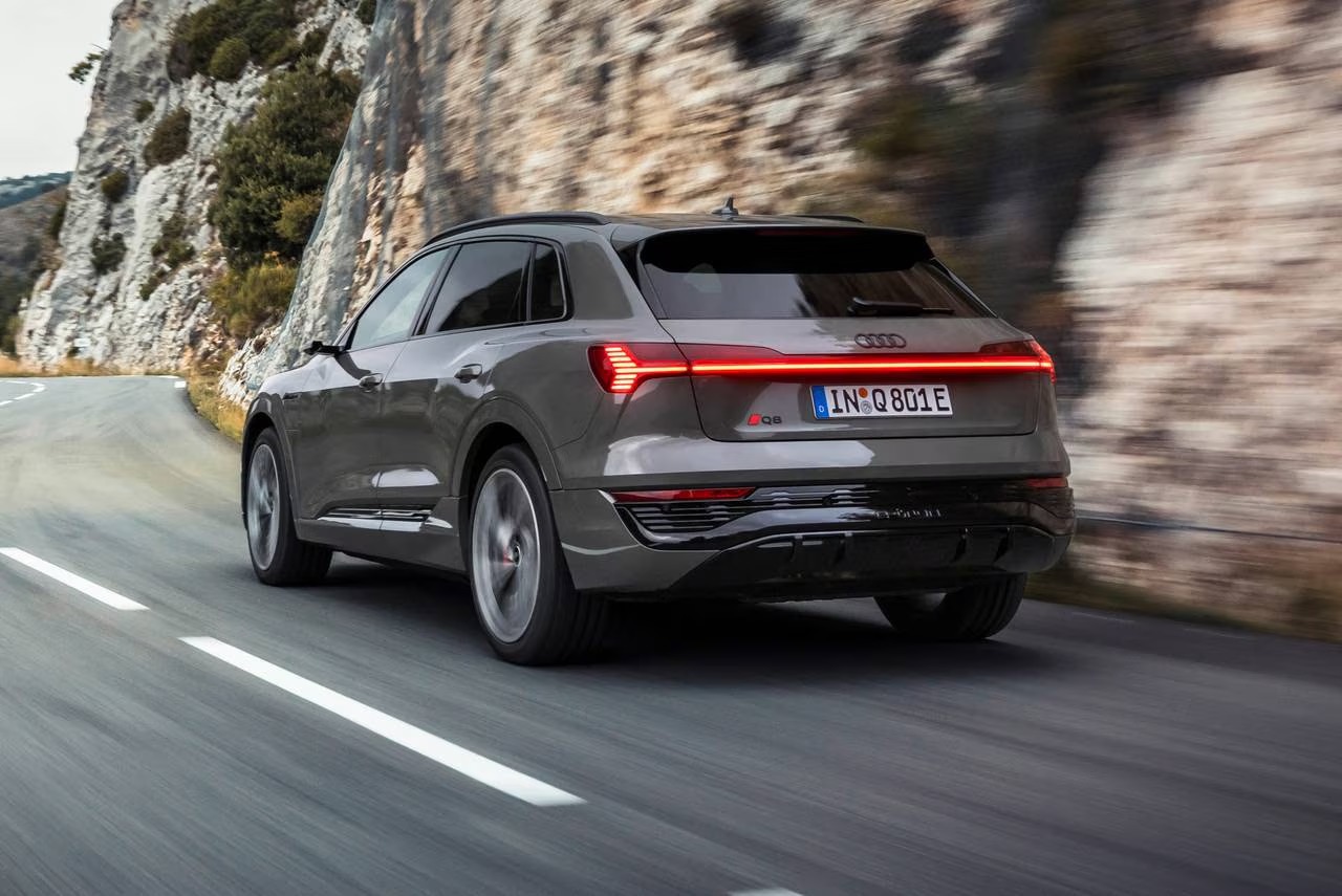 Read the overview of Audi Q8 e-tron 2025 Overview of Audi Q8 e-tron 2025, photo 4