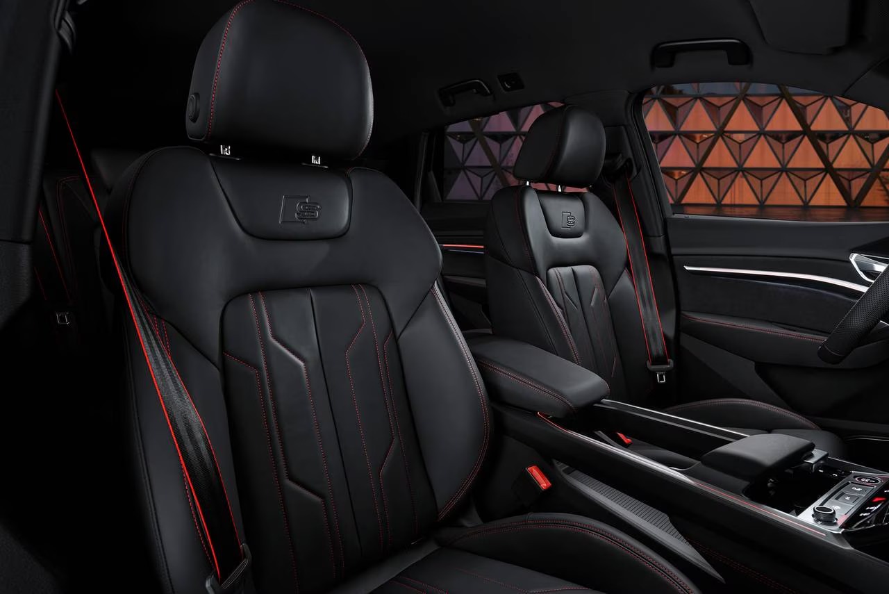 Read the overview of Audi Q8 e-tron 2025 Overview of Audi Q8 e-tron 2025, photo 8