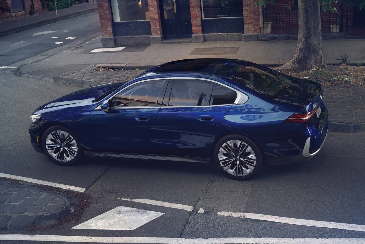 Read the overview of BMW 5 Series 2025 Overview of BMW 5 Series 2025, photo 5