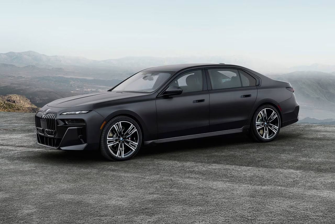 Read the overview of BMW 7 Series 2025 Overview of BMW 7 Series 2025, photo 3