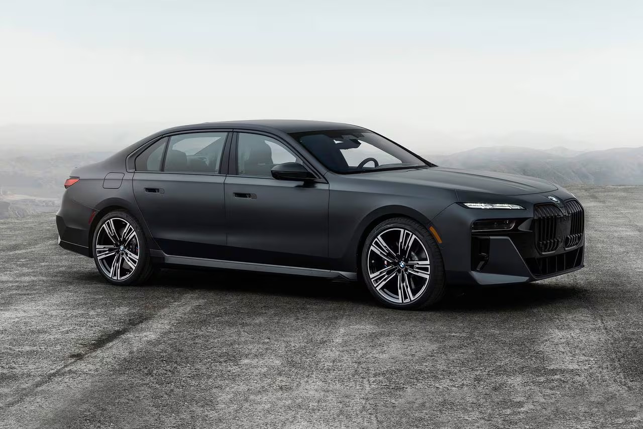 Read the overview of BMW 7 Series 2025 Overview of BMW 7 Series 2025, photo 2