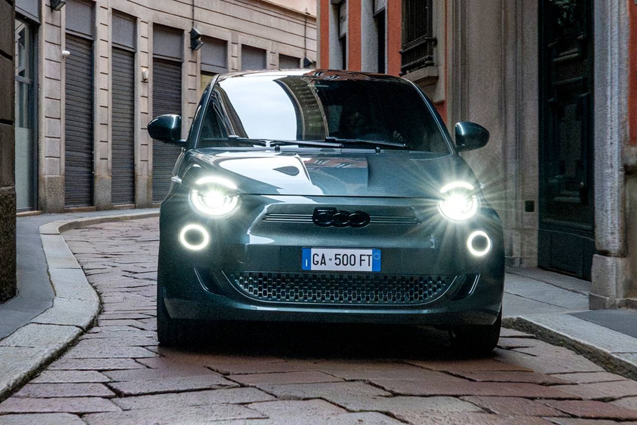 Read the overview of Fiat 500e 2025 Overview of Fiat 500e 2025, photo 7
