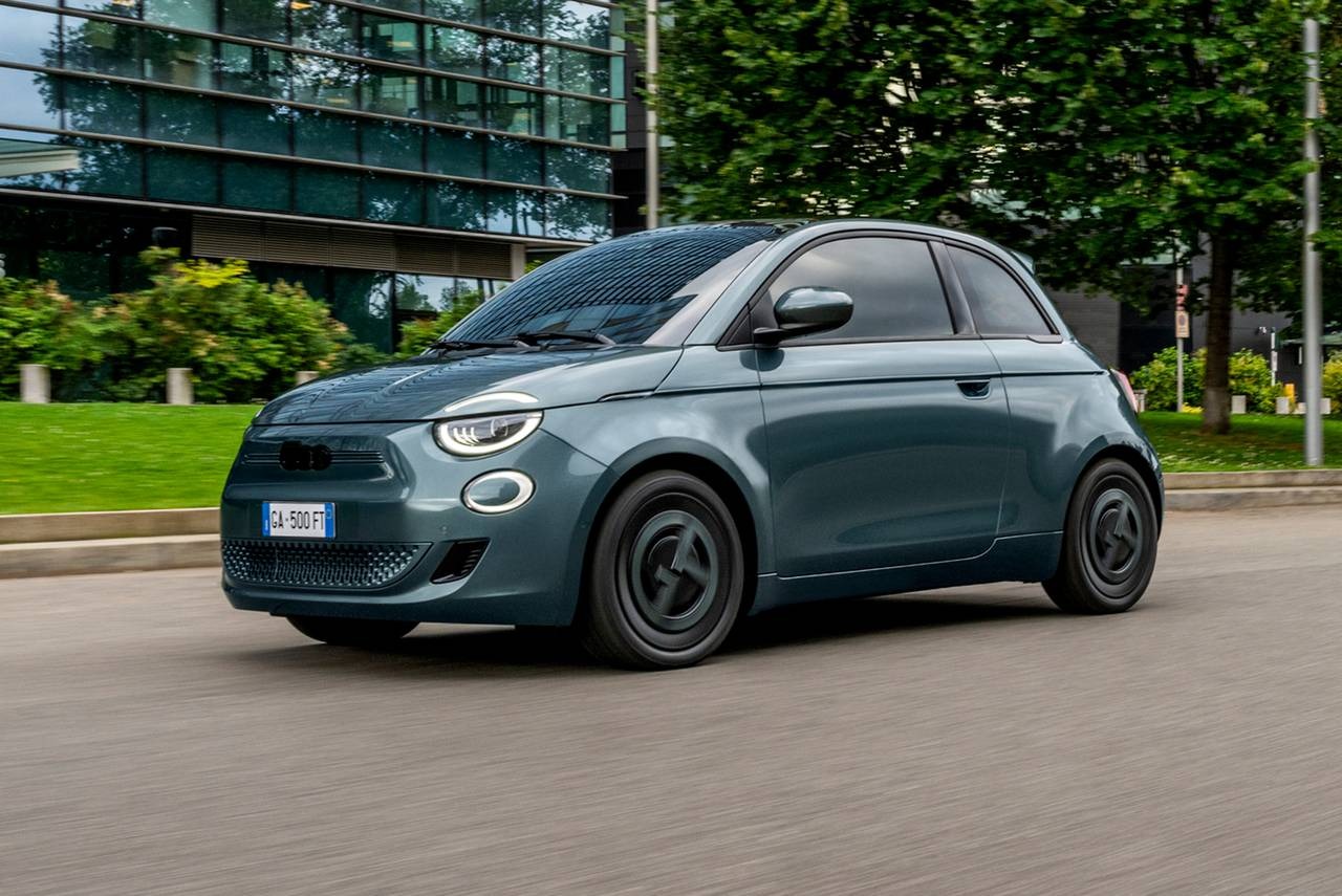 Read the overview of Fiat 500e 2025 Overview of Fiat 500e 2025, photo 4