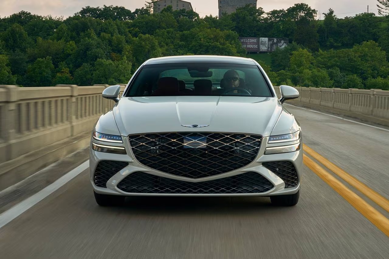 Read the overview of Genesis G80 2025 Overview of Genesis G80 2025, photo 5