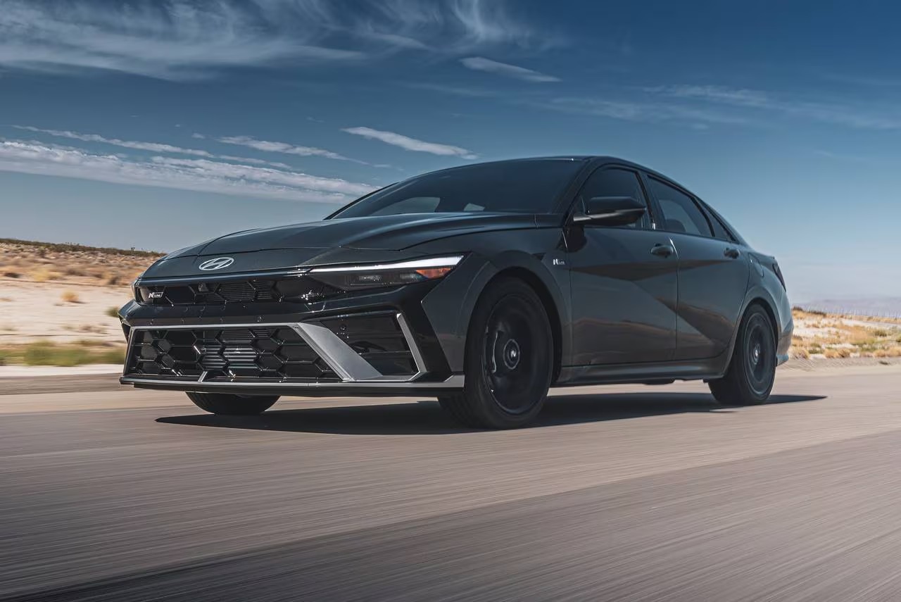 Read the overview of Hyundai Elantra 2025 Overview of Hyundai Elantra 2025, photo 5