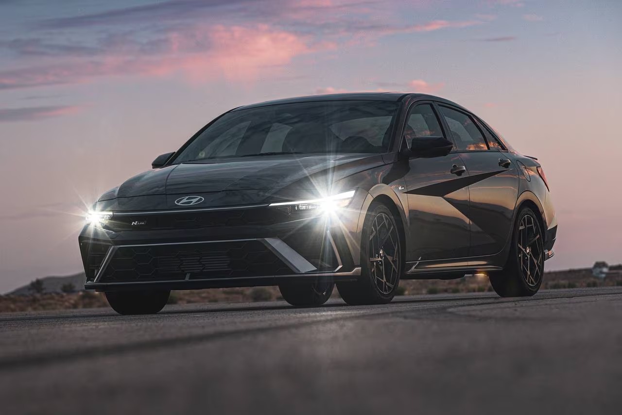 Read the overview of Hyundai Elantra 2025 Overview of Hyundai Elantra 2025, photo 3