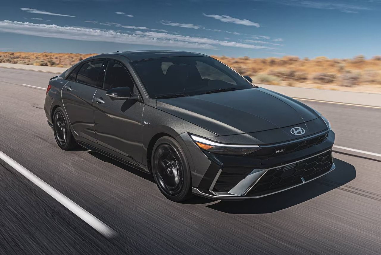 Read the overview of Hyundai Elantra 2025 Overview of Hyundai Elantra 2025, photo 6