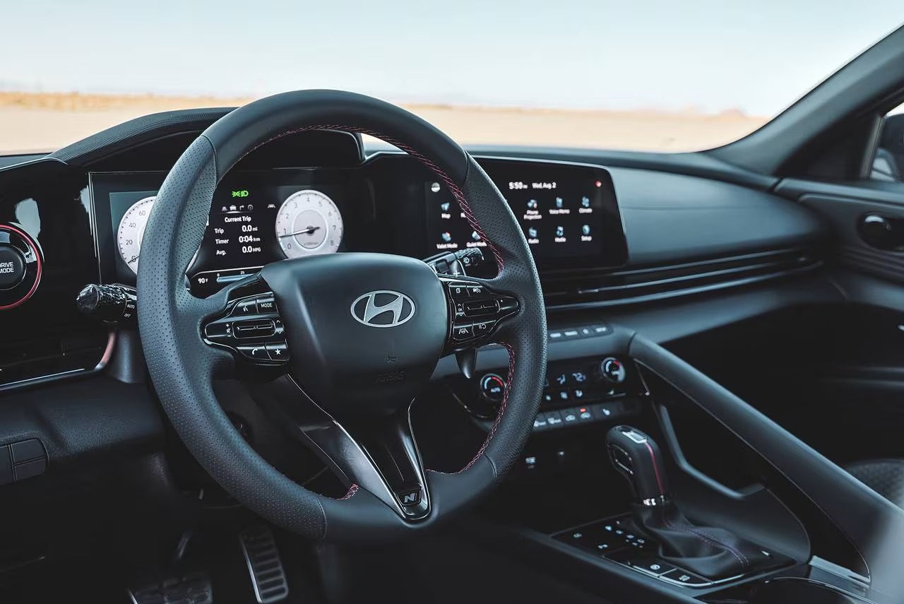 Read the overview of Hyundai Elantra 2025 Overview of Hyundai Elantra 2025, photo 11