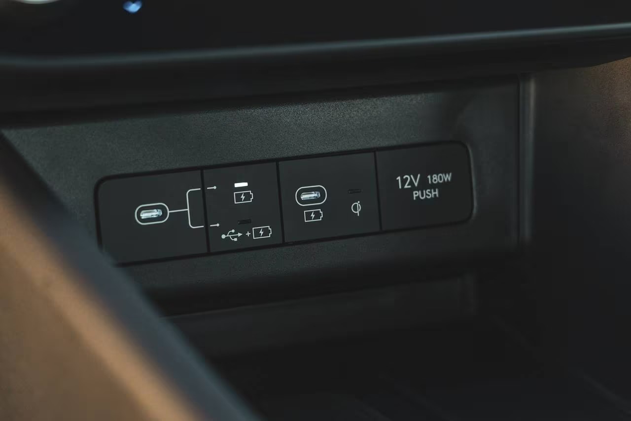Read the overview of Hyundai Sonata Hybrid 2025 Overview of Hyundai Sonata Hybrid 2025, photo 11