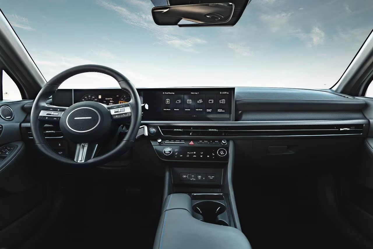 Read the overview of Hyundai Sonata Hybrid 2025 Overview of Hyundai Sonata Hybrid 2025, photo 9