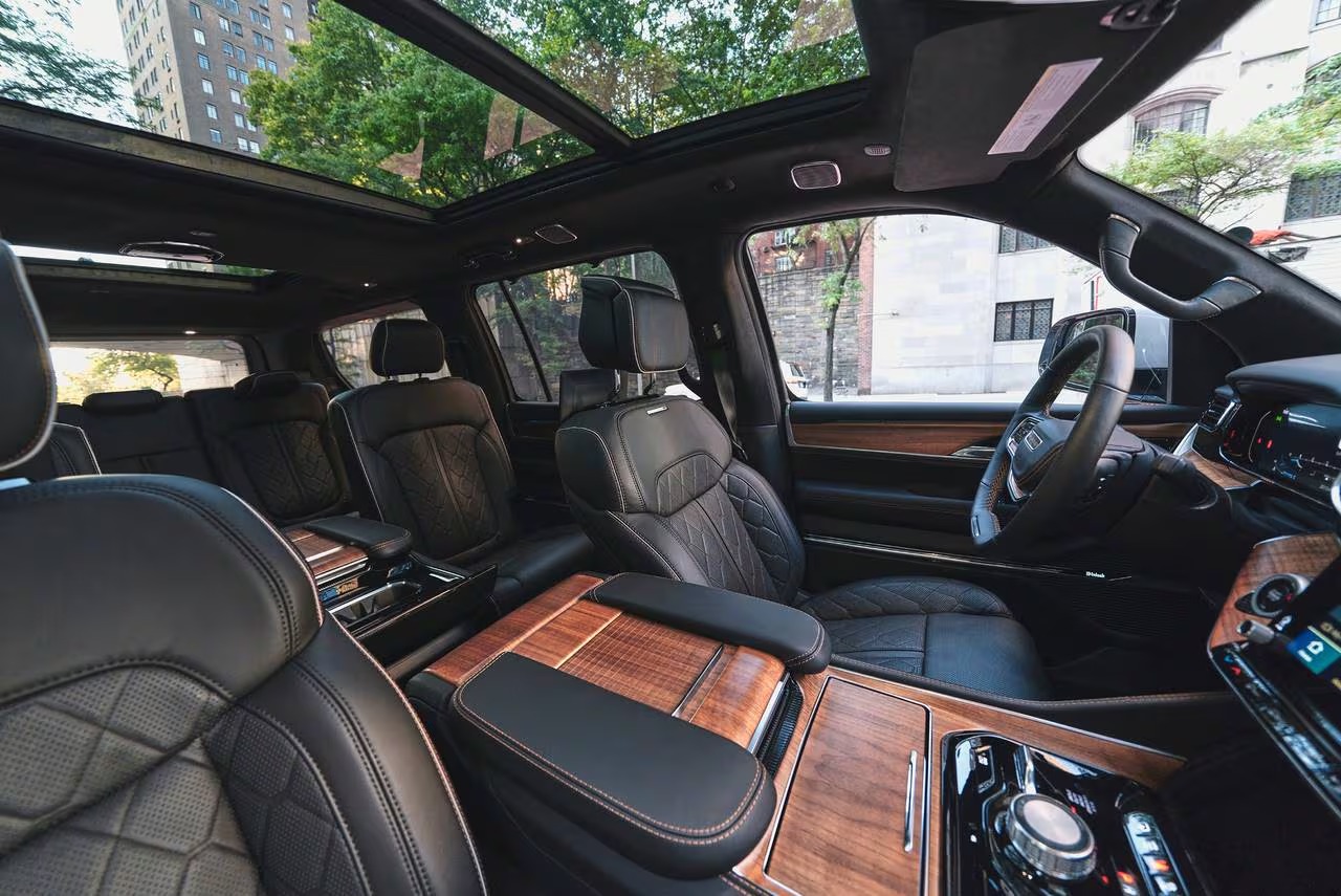Read the overview of Jeep grand-wagoneer 2025 Overview of Jeep grand-wagoneer 2025, photo 13