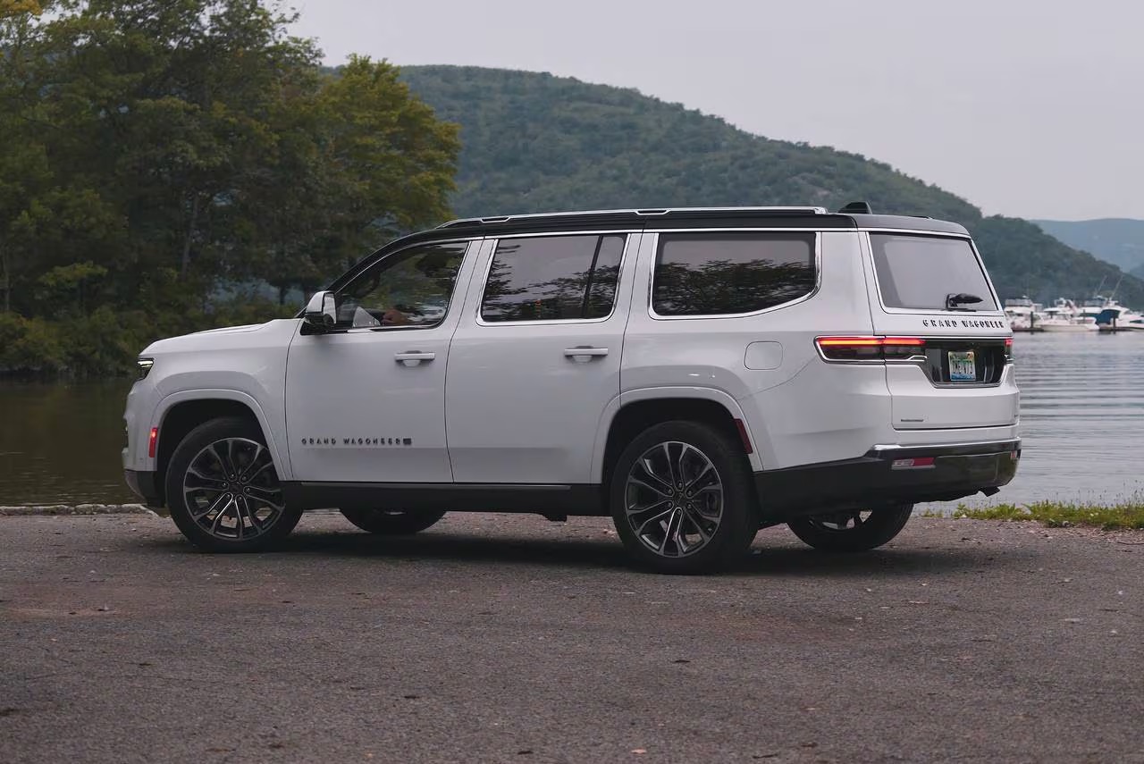 Read the overview of Jeep grand-wagoneer 2025 Overview of Jeep grand-wagoneer 2025, photo 2