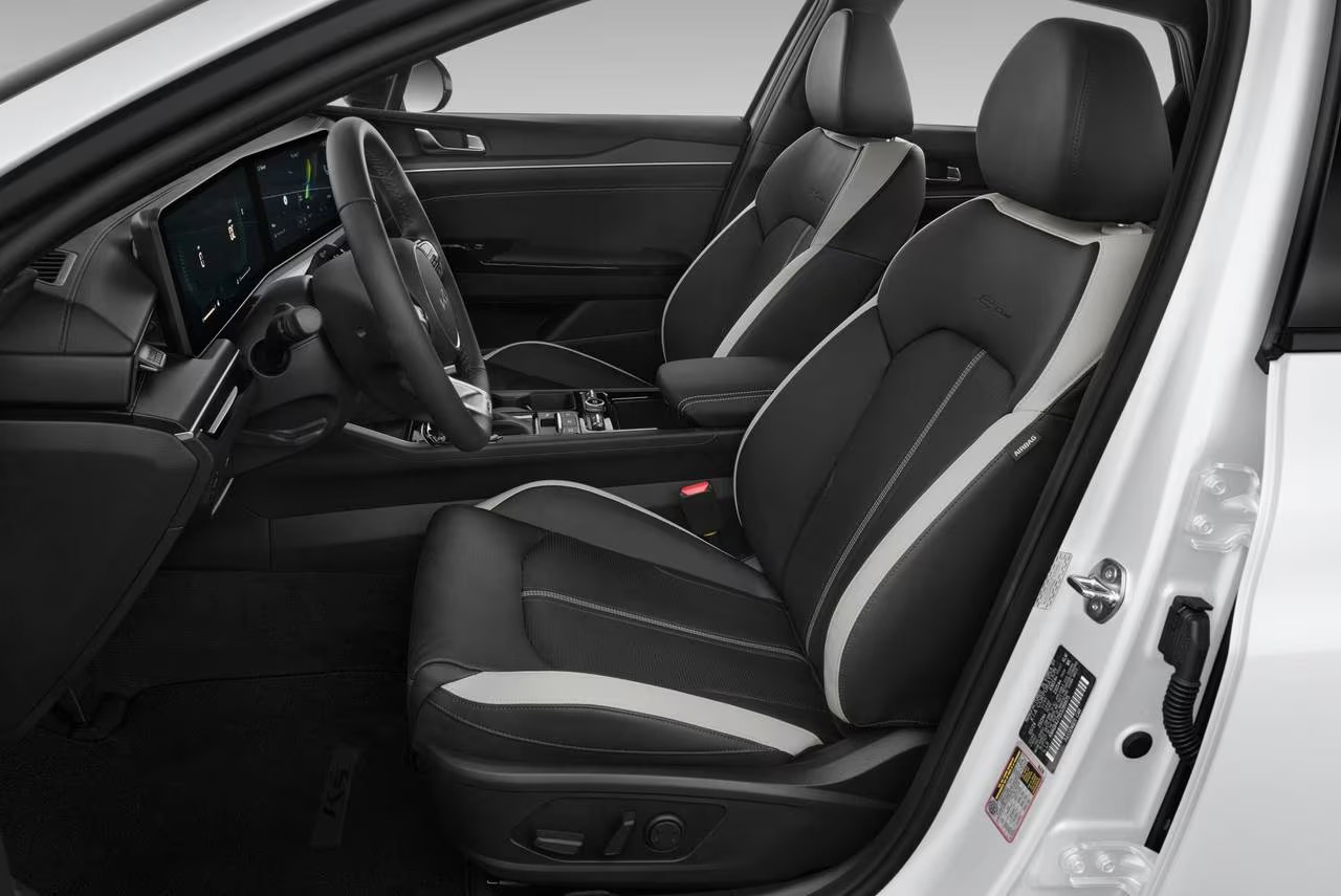 Read the overview of Kia K5 2025 Overview of Kia K5 2025, photo 9