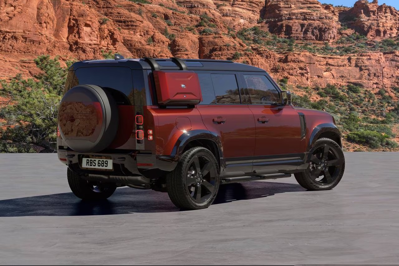 Read the overview of Land Rover Defender 2025 Overview of Land Rover Defender 2025, photo 5
