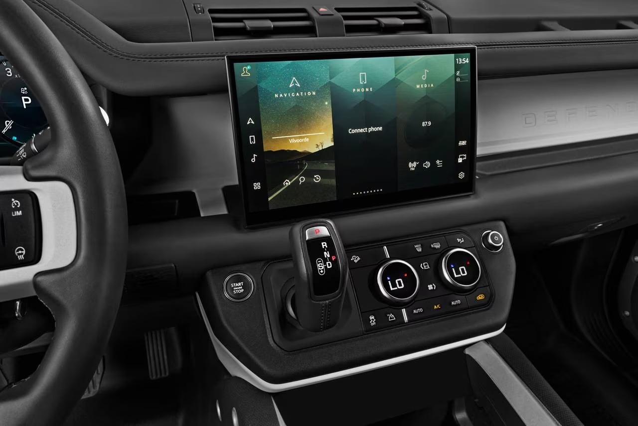 Read the overview of Land Rover Defender 2025 Overview of Land Rover Defender 2025, photo 8