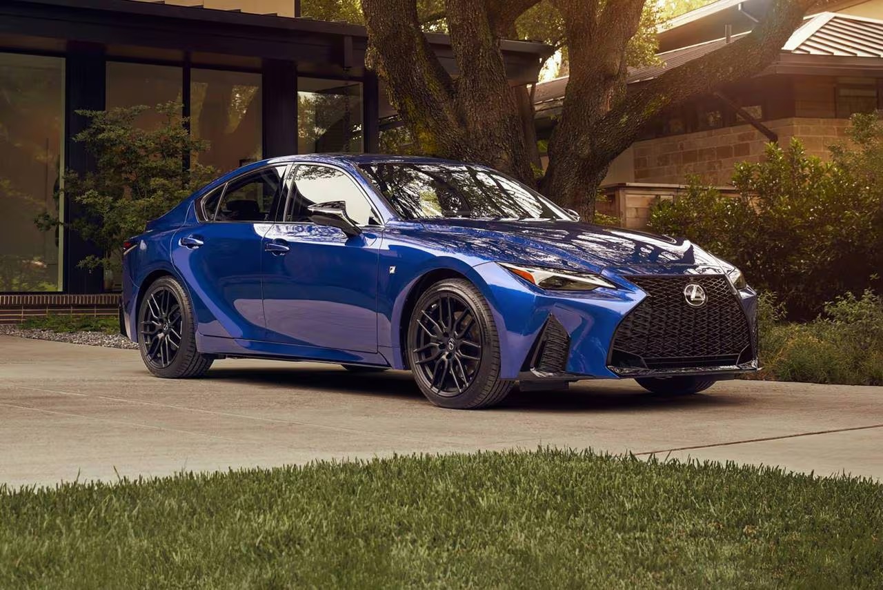 Read the overview of Lexus IS 2025 Overview of Lexus IS 2025, photo 2