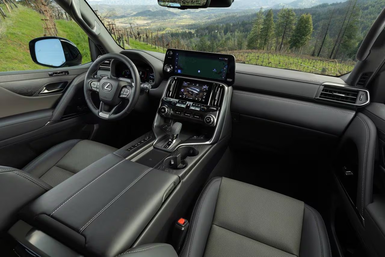 Read the overview of Lexus LX 2025 Overview of Lexus LX 2025, photo 11