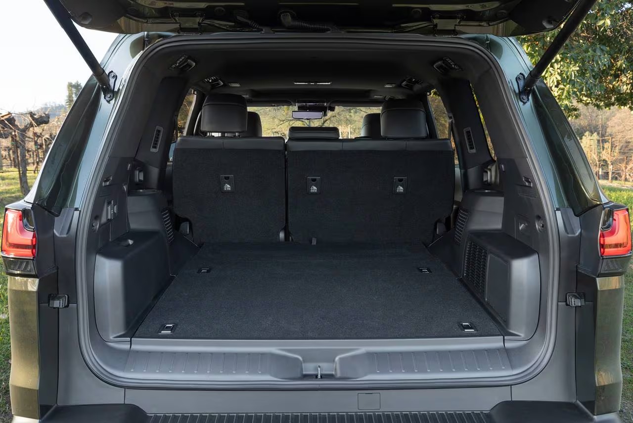Read the overview of Lexus LX 2025 Overview of Lexus LX 2025, photo 12