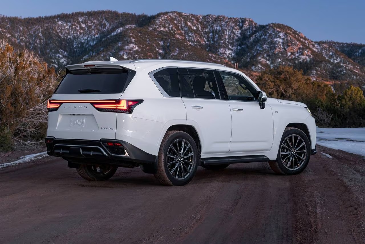 Read the overview of Lexus LX 2025 Overview of Lexus LX 2025, photo 4