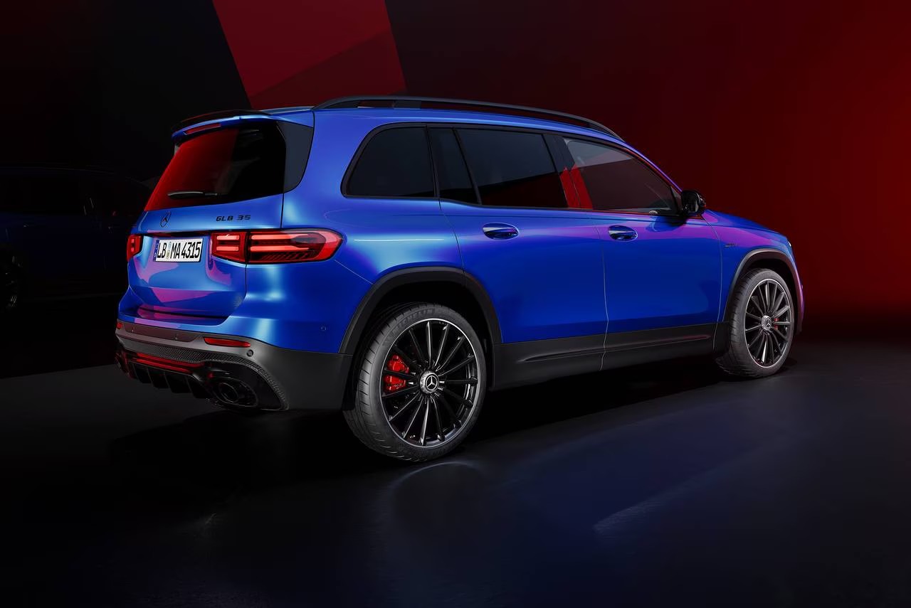 Read the overview of Mercedes-Benz GLB-Class 2025 Overview of Mercedes-Benz GLB-Class 2025, photo 7