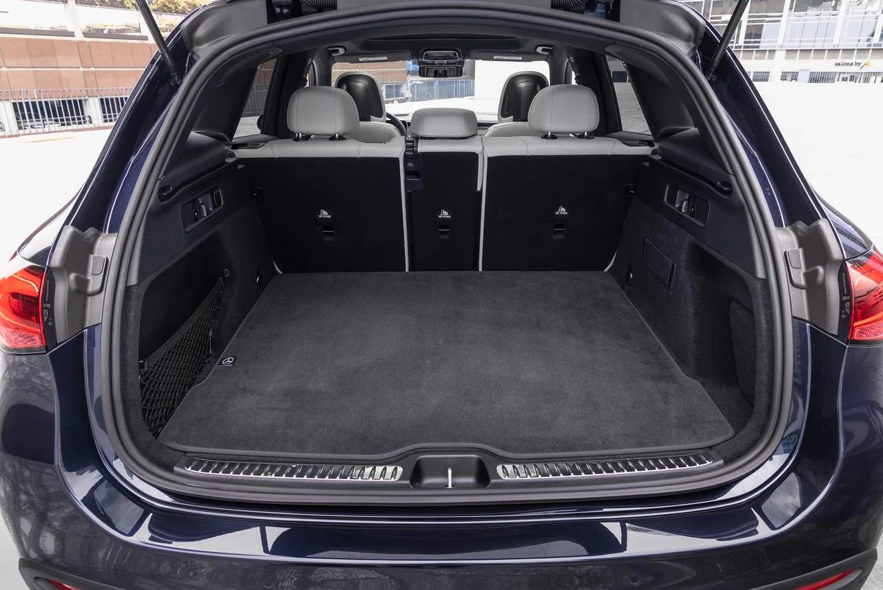 Read the overview of Mercedes-Benz GLC-Class 2025 Overview of Mercedes-Benz GLC-Class 2025, photo 13