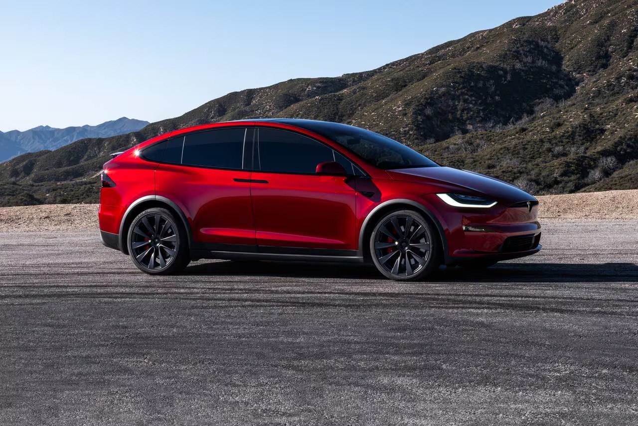 Read the overview of Tesla Model X 2025 Overview of Tesla Model X 2025, photo 1