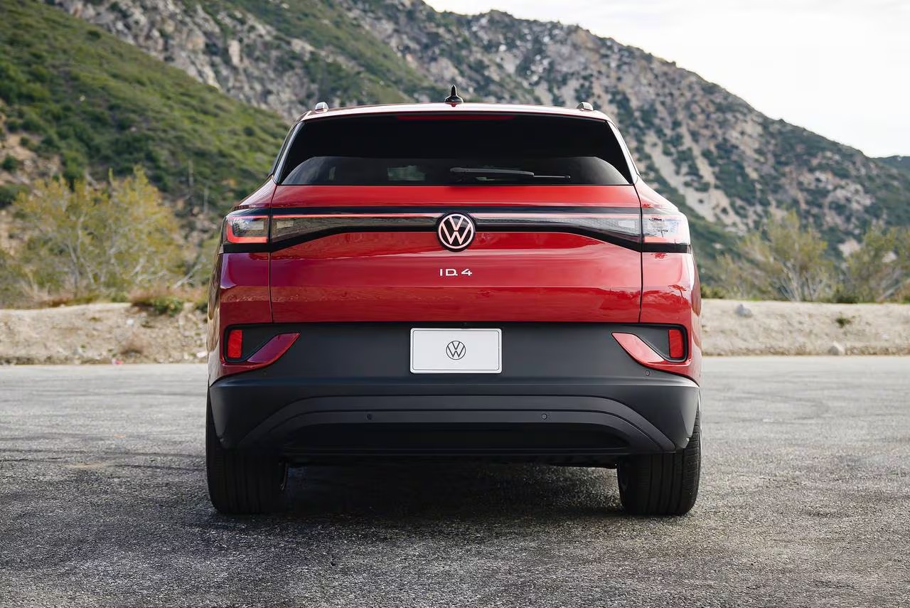 Read the overview of Volkswagen ID.4 2025 Overview of Volkswagen ID.4 2025, photo 3