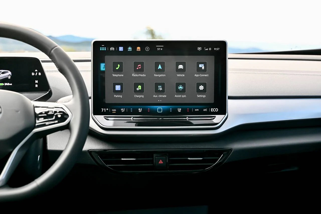 Read the overview of Volkswagen ID.4 2025 Overview of Volkswagen ID.4 2025, photo 10