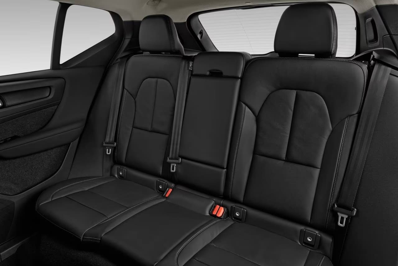 Read the overview of Volvo XC40 2025 Overview of Volvo XC40 2025, photo 9