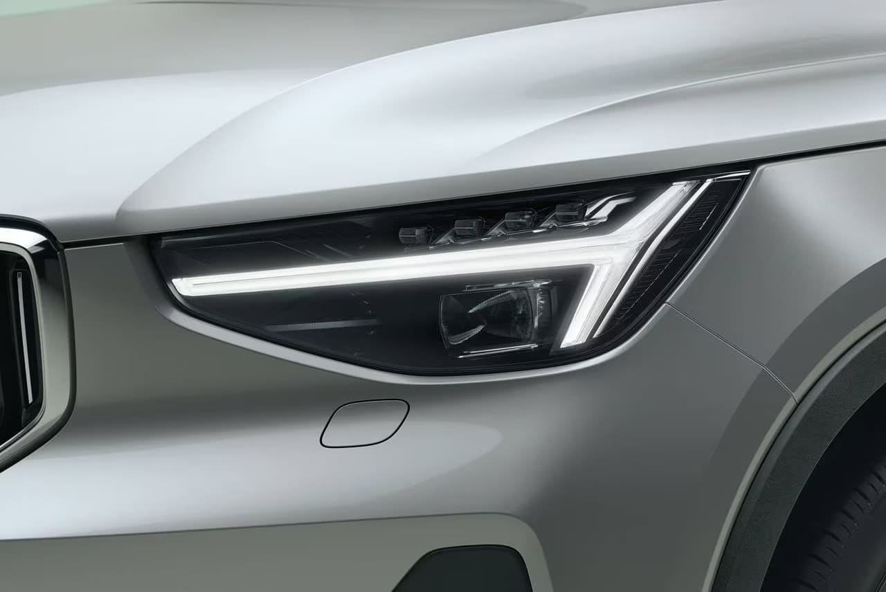 Read the overview of Volvo XC40 2025 Overview of Volvo XC40 2025, photo 5