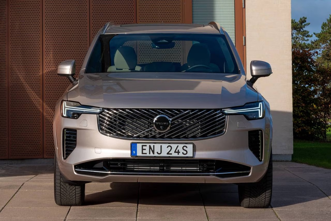 Read the overview of Volvo XC90 2025 Overview of Volvo XC90 2025, photo 5