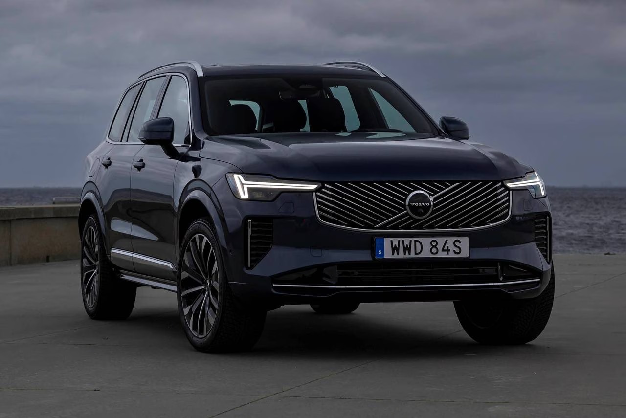 Read the overview of Volvo XC90 2025 Overview of Volvo XC90 2025, photo 1