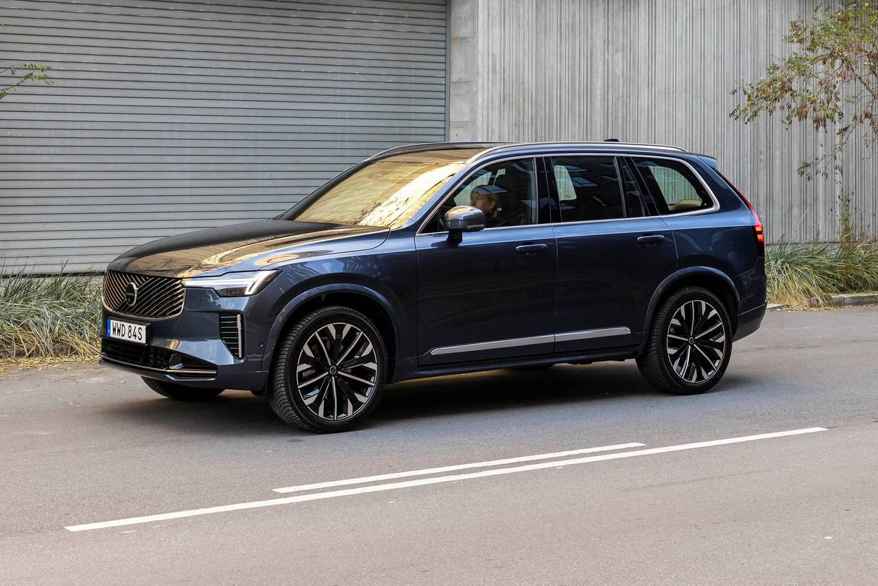 Read the overview of Volvo XC90 2025 Overview of Volvo XC90 2025, photo 3