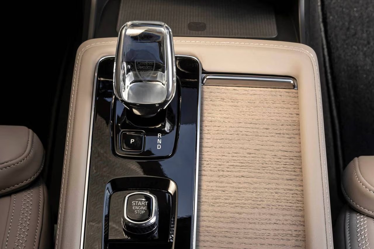 Read the overview of Volvo XC90 2025 Overview of Volvo XC90 2025, photo 8