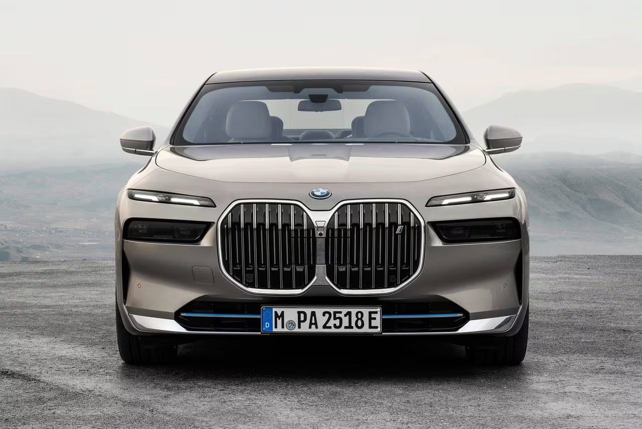Apskats par BMW i7 2026, foto 1