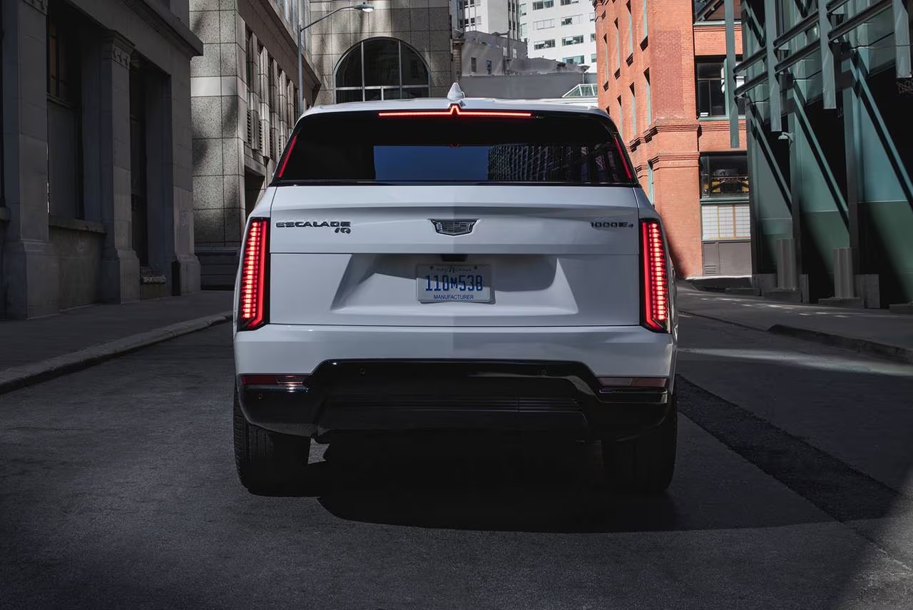 Apskats par Cadillac Escalade IQ 2026, foto 4