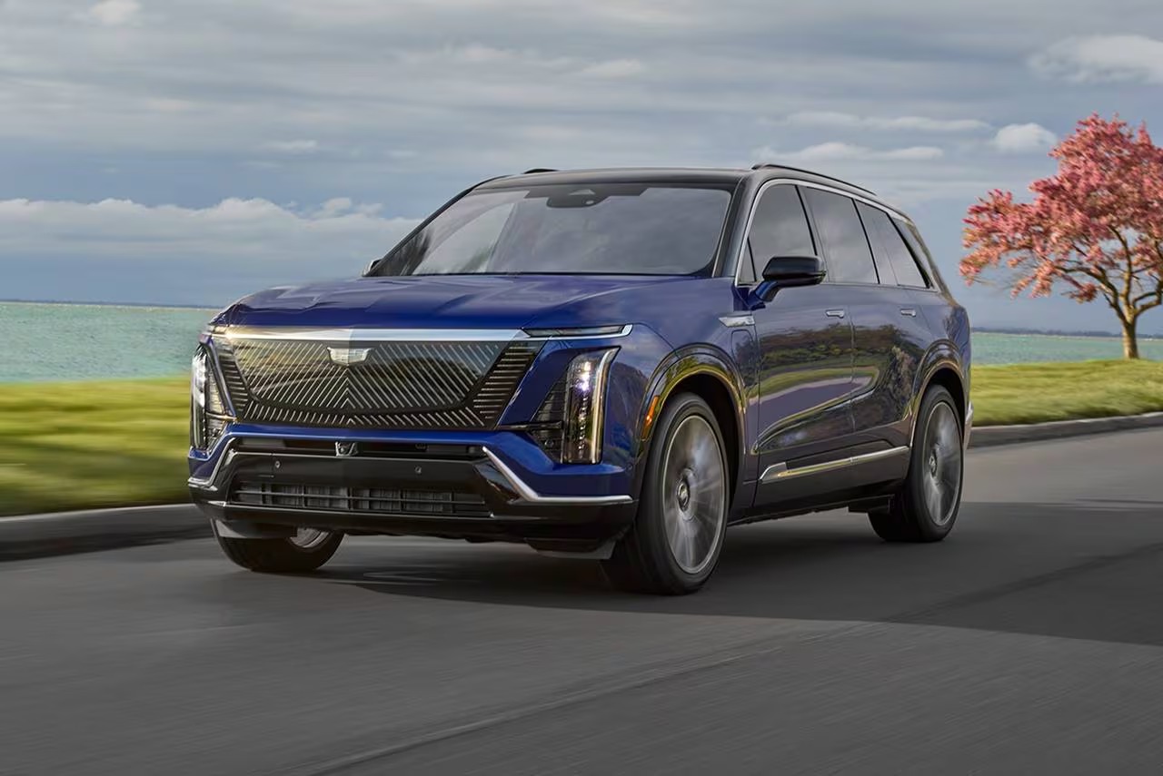 Overview of Cadillac Vistiq 2026, photo 2
