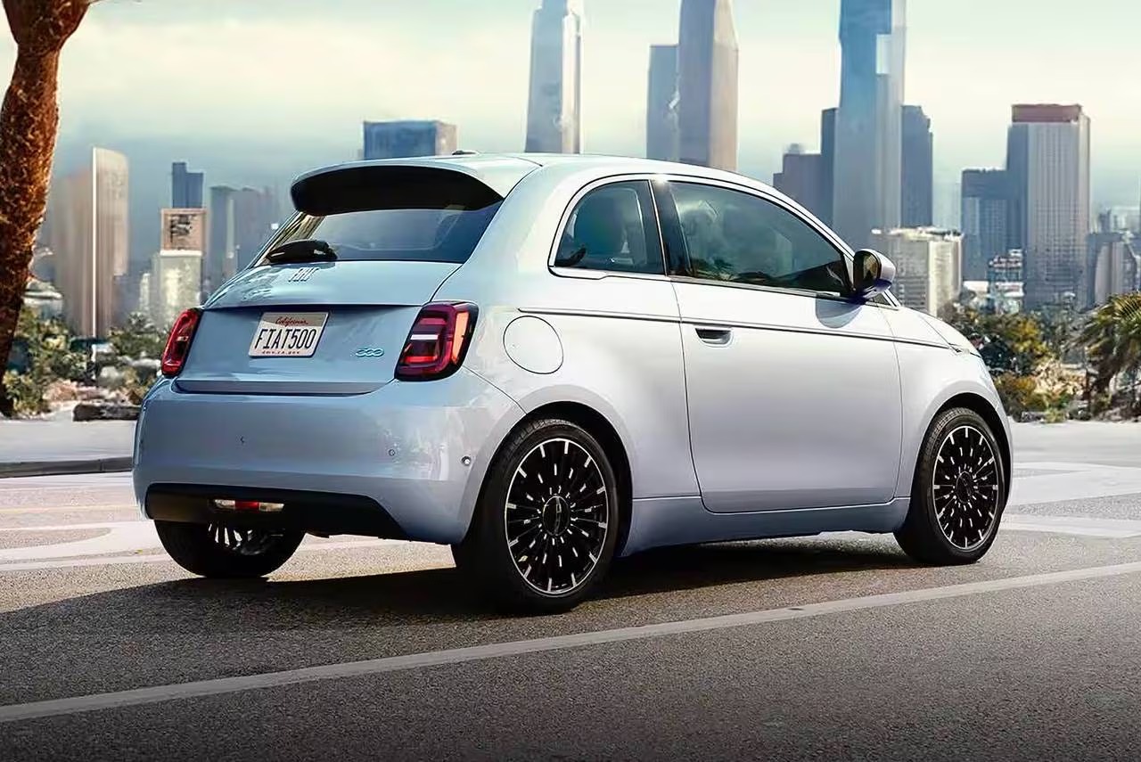 Apskats par Fiat 500e 2026, foto 2