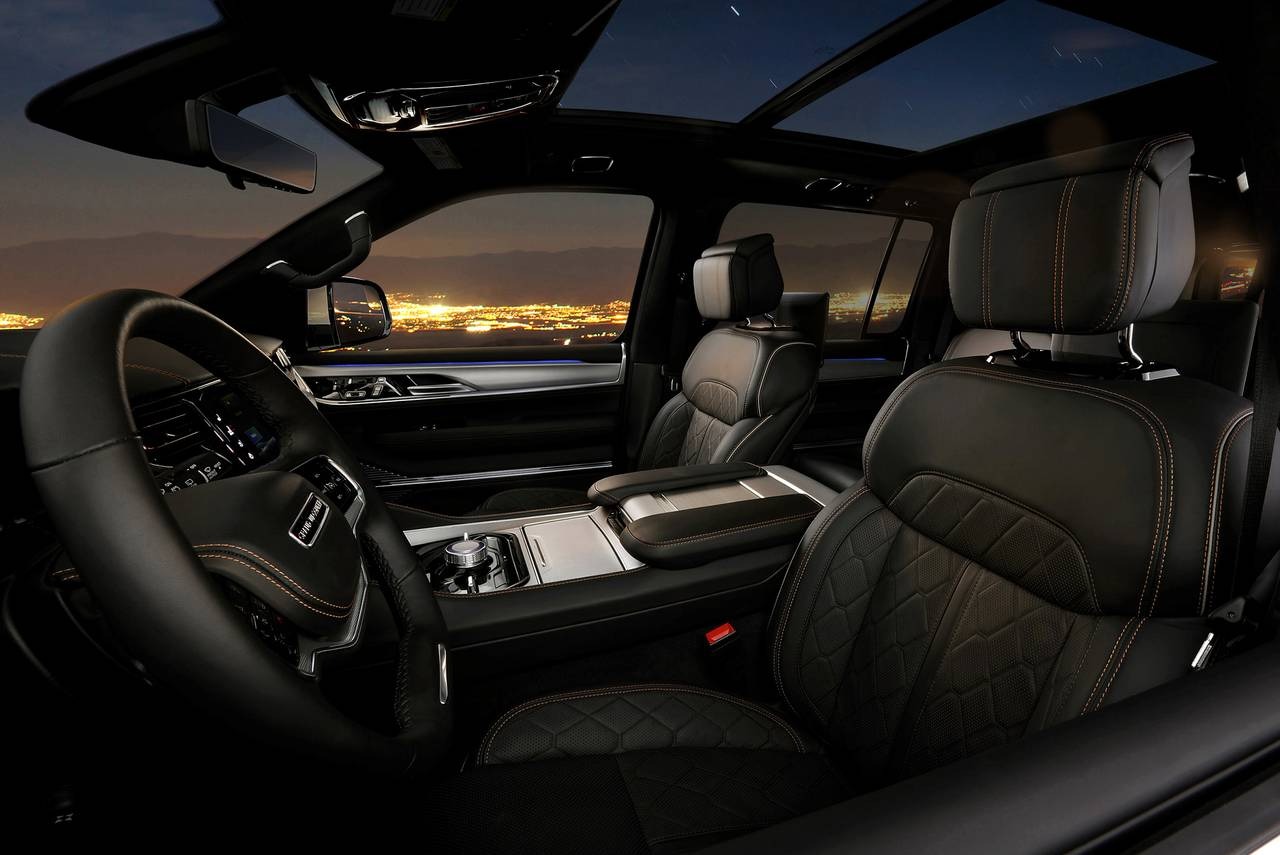 Overview of Jeep grand-wagoneer 2026, photo 15