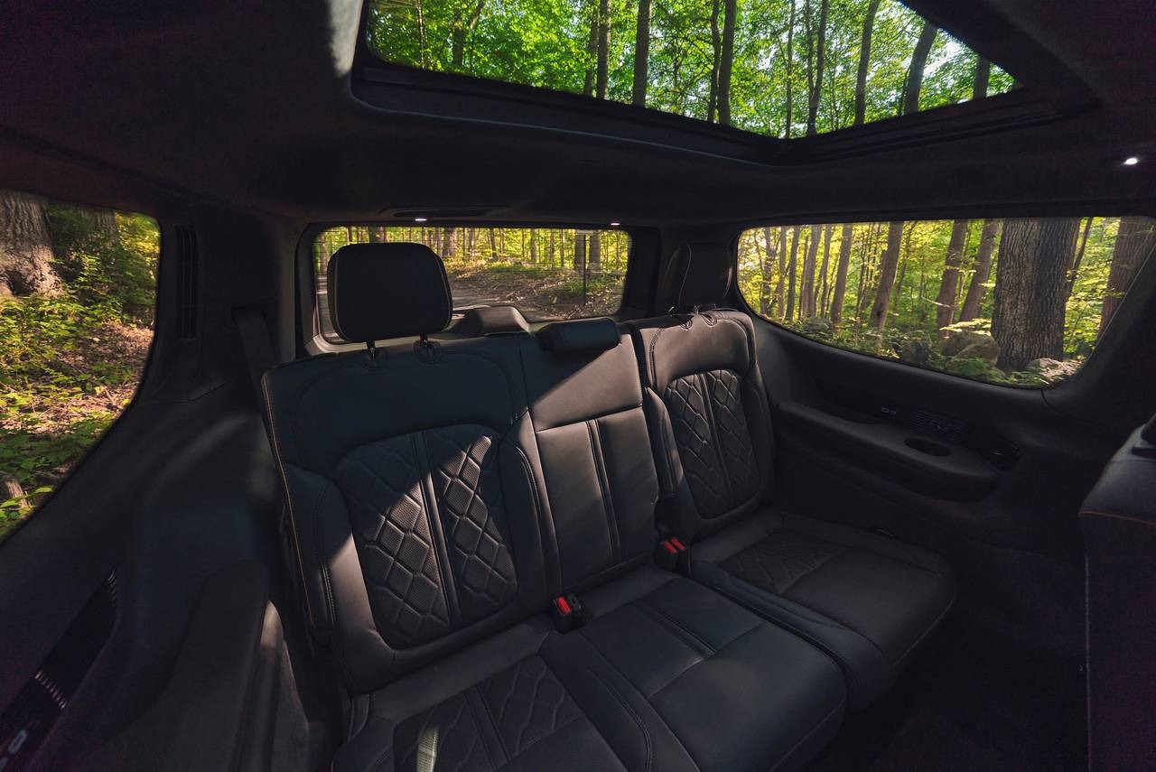 Overview of Jeep grand-wagoneer 2026, photo 18