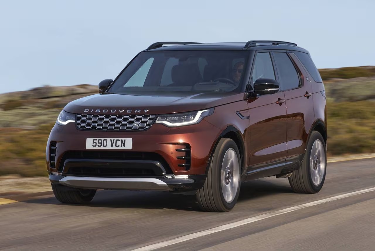 Overview of Land Rover Discovery 2026, photo 3
